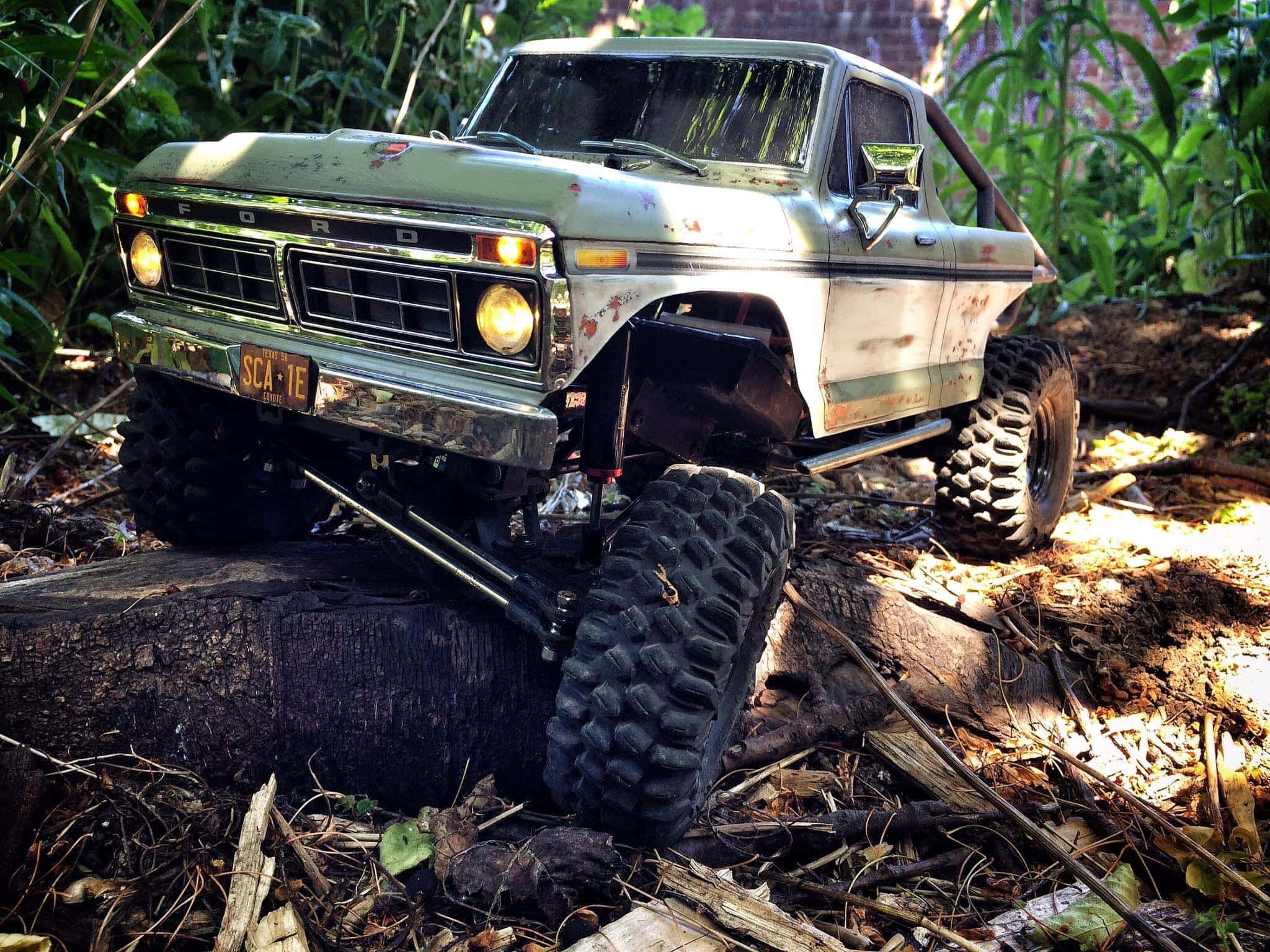 A Cage-back Classic: Adam Clift's Carisma SCA-1E Ford F-150 | RC Newb