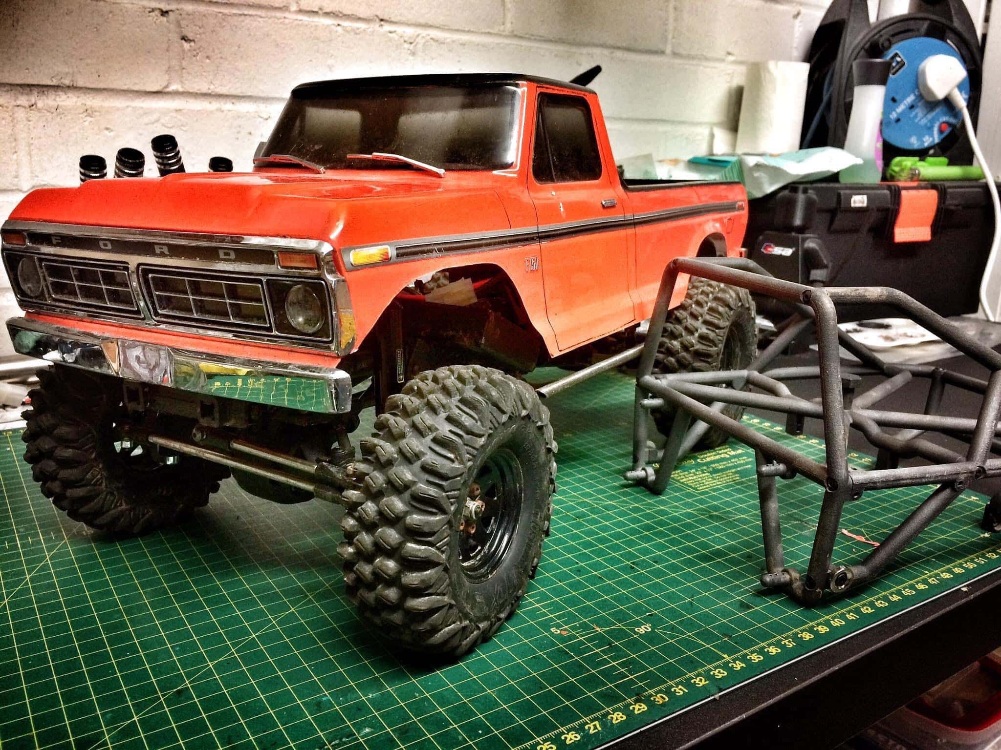 A Cage-back Classic: Adam Clift's Carisma SCA-1E Ford F-150 | RC Newb