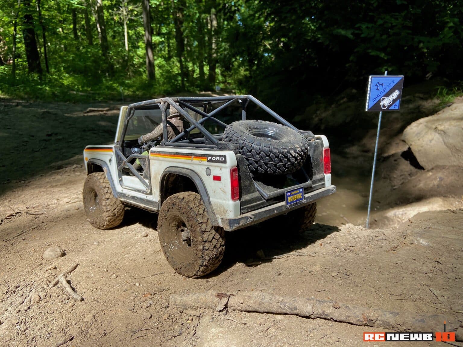 Creating a Custom SCX10 III Early Ford Bronco | RC Newb