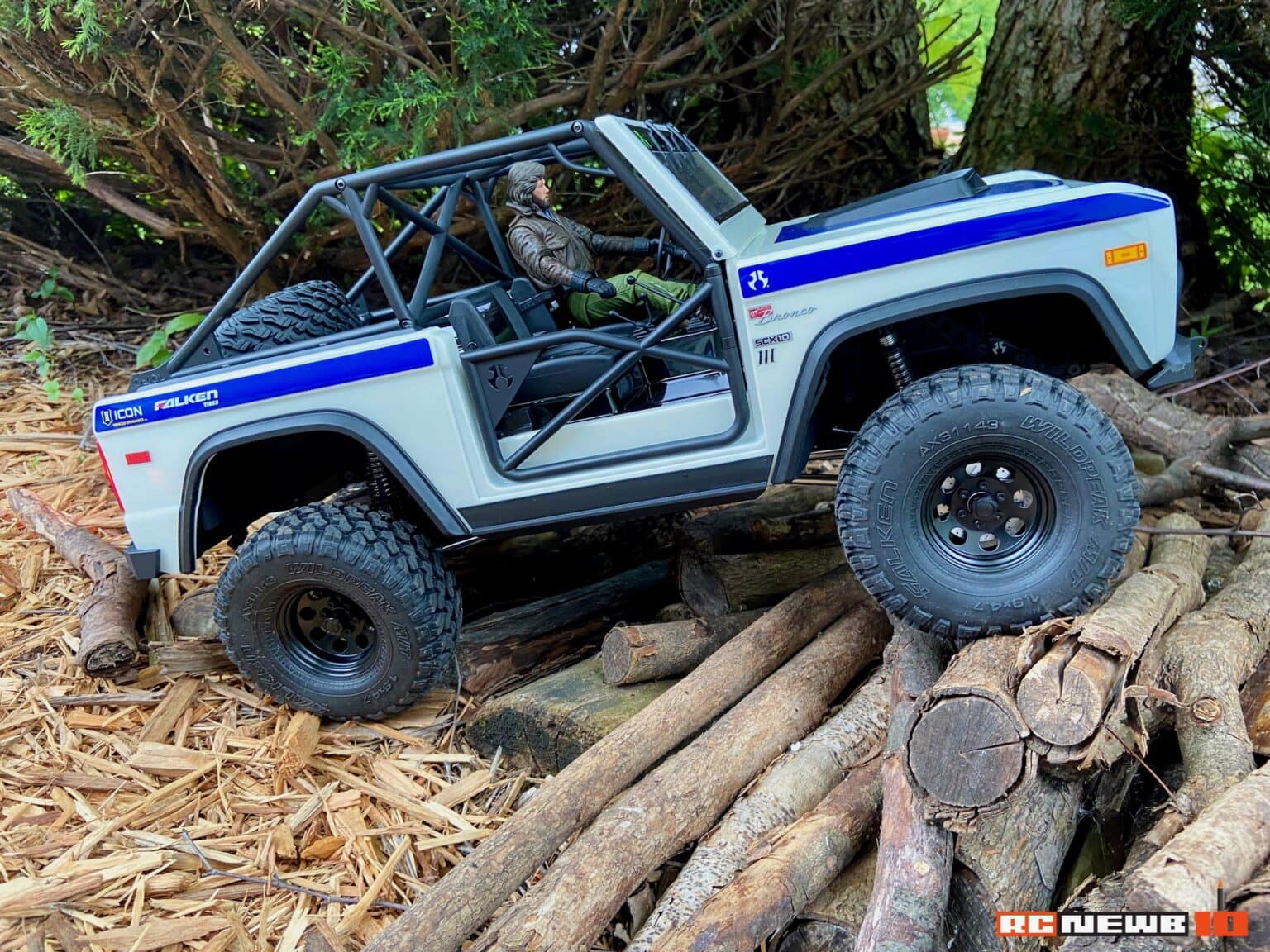 Creating a Custom SCX10 III Early Ford Bronco | RC Newb