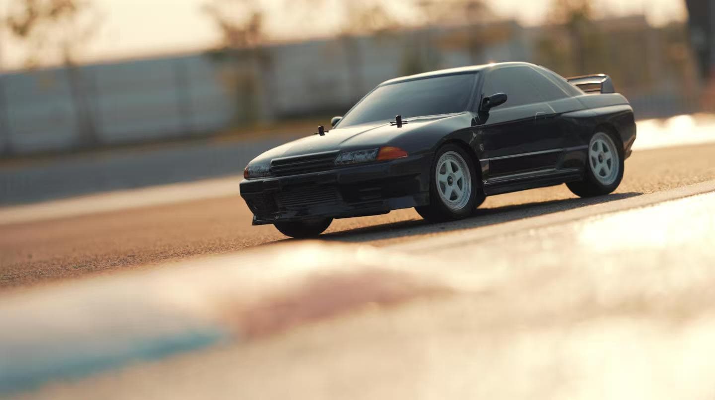 Carisma M48S Nissan Skyline GT-R Nismo R32 - Video | RC Newb
